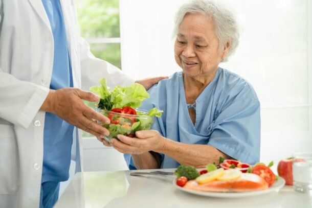 The Best Foods for Dementia Patients to Eat (Helpful Diet!) | Your ...