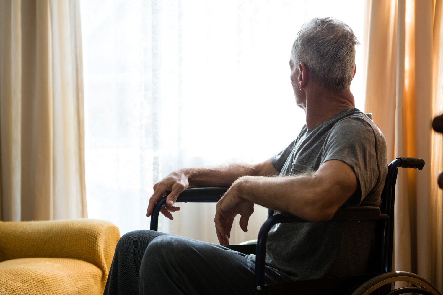 What is Sundowning in Dementia? Causes, Symptoms, Stages, And Treatments